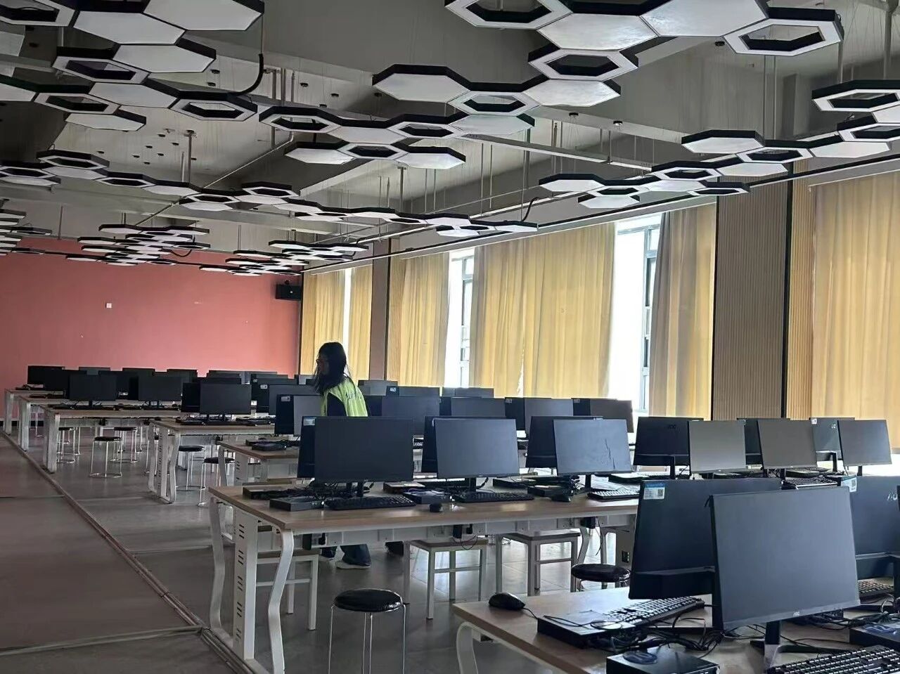 河南开封科技传媒学院经济学院